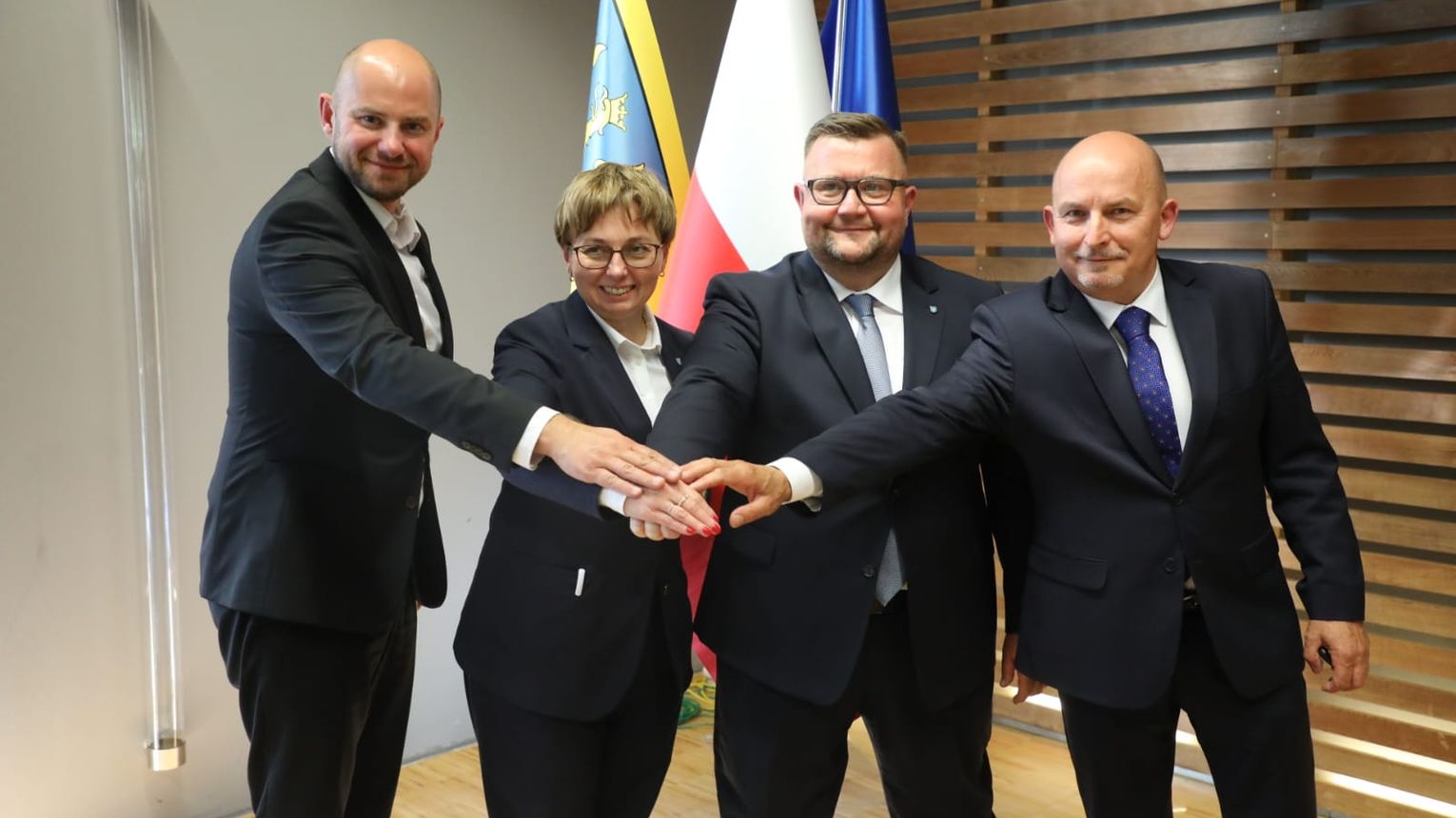 Szymon Ogłaza nowym marszałkiem województwa. Robert Węgrzyn pozostaje ...